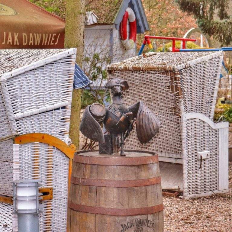 Rzeźby mew w Kołobrzegu – Mewy Mariany – Szlakowe Inspiracje